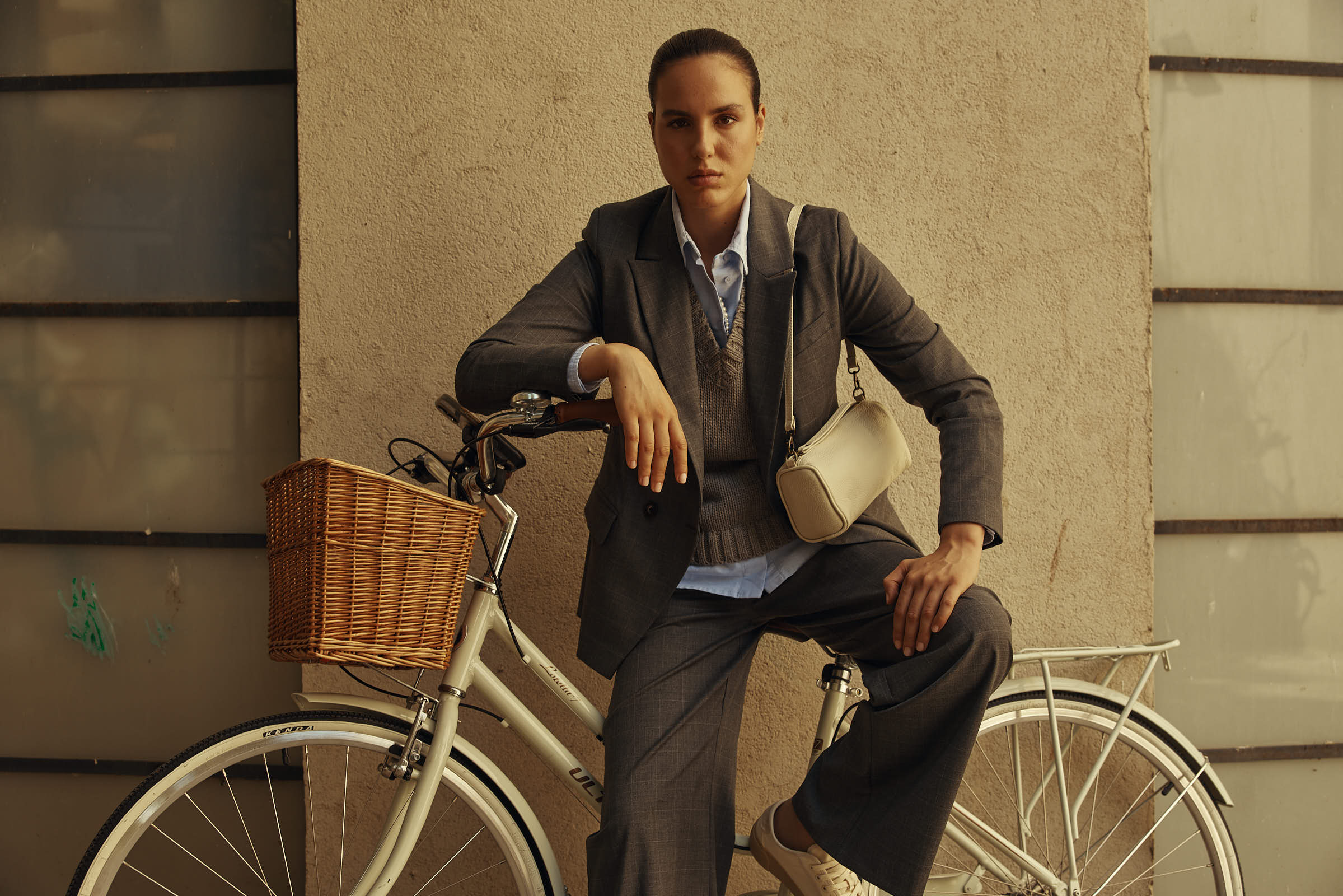 Suits – Maskit.com